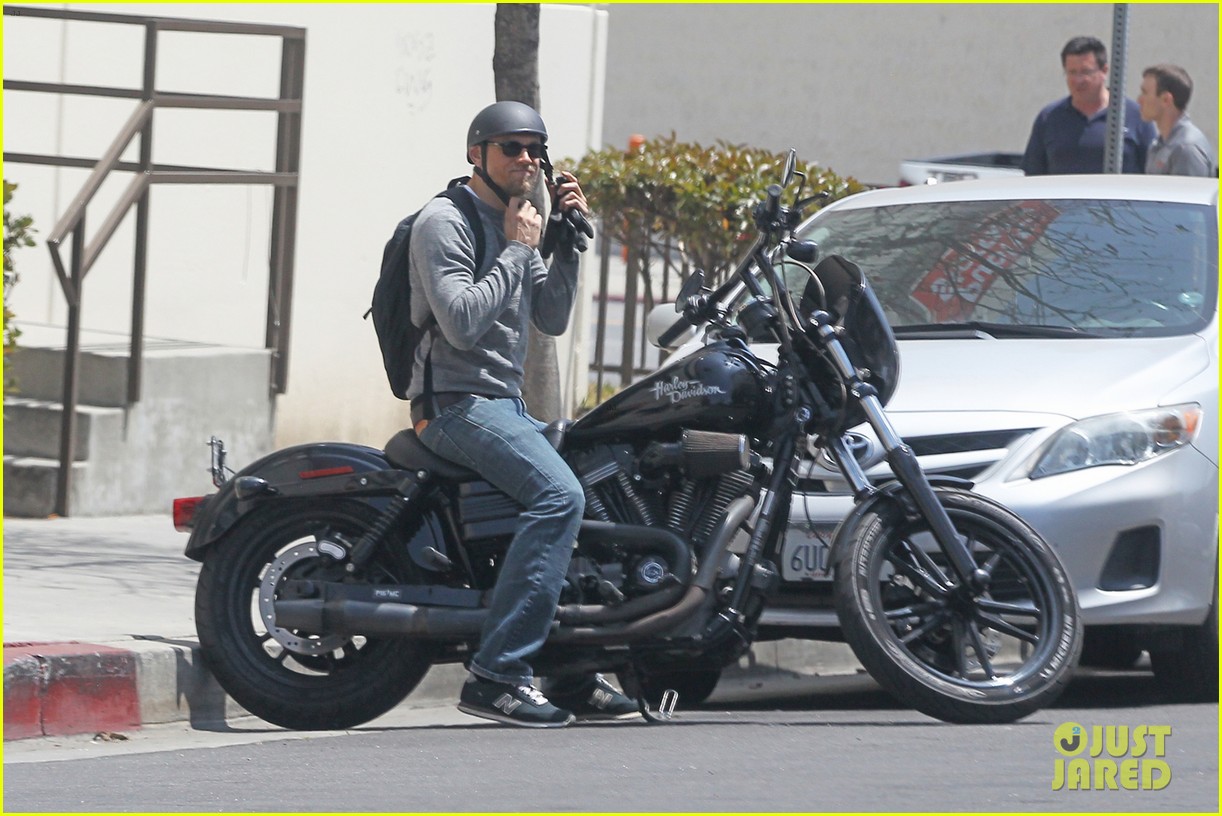 Charlie Hunnam Goes for a Motorcycle Ride Around LA: Photo 3907533 ...