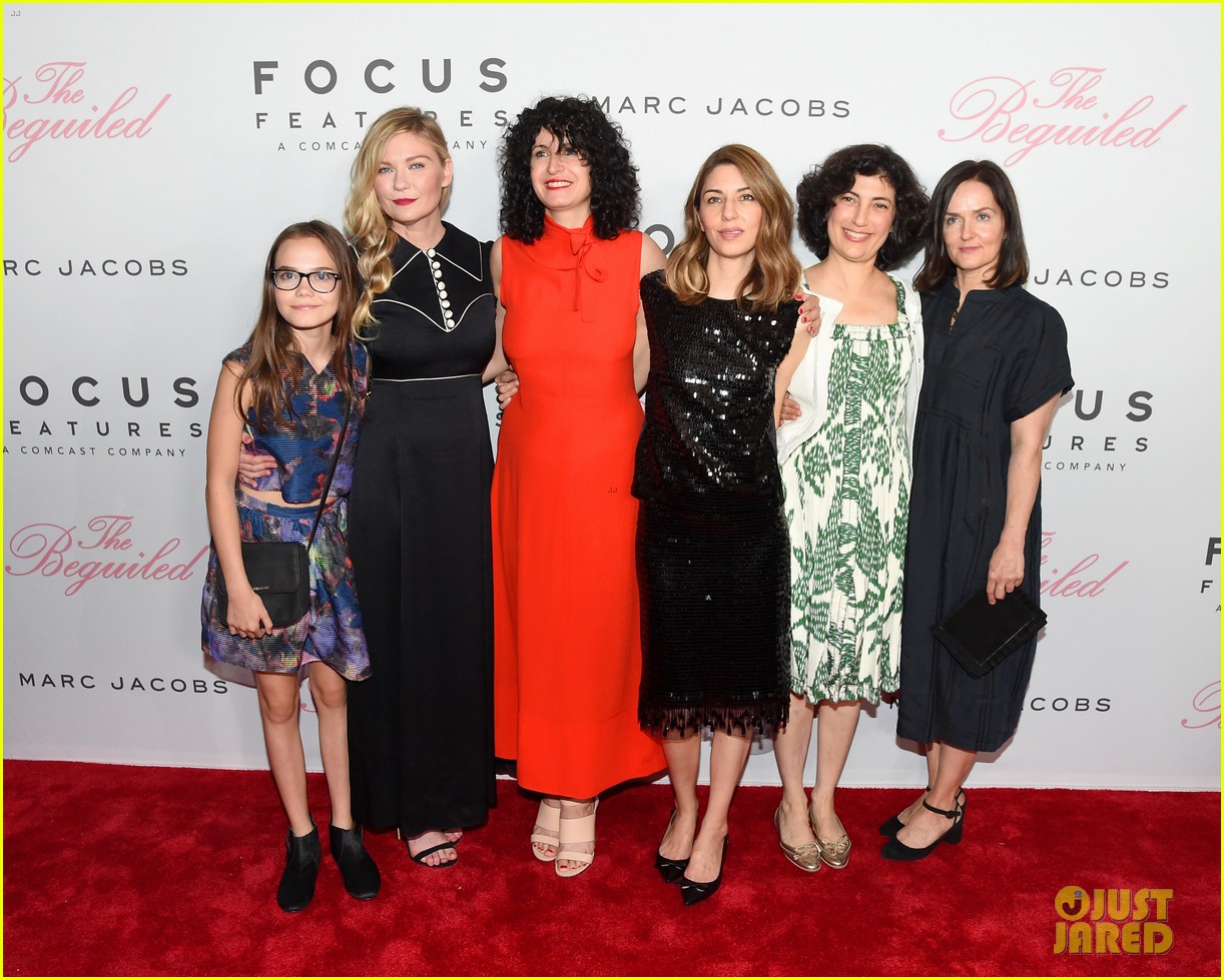 Kirsten Dunst Attends 'The Beguiled' Premiere in NYC: Photo 3918381 ...