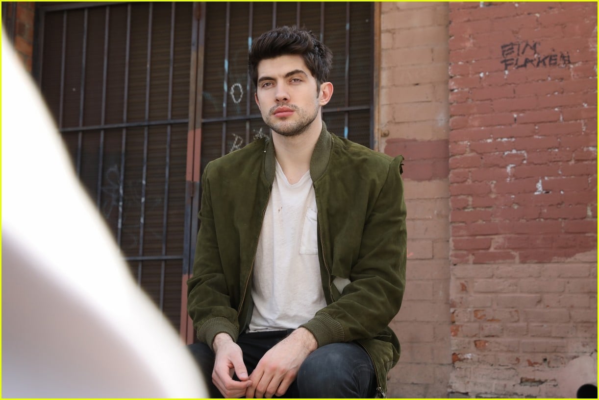 Carter Jenkins Shares 'Famous in Love' Season 2 Hopes Ahead of Tonight ...