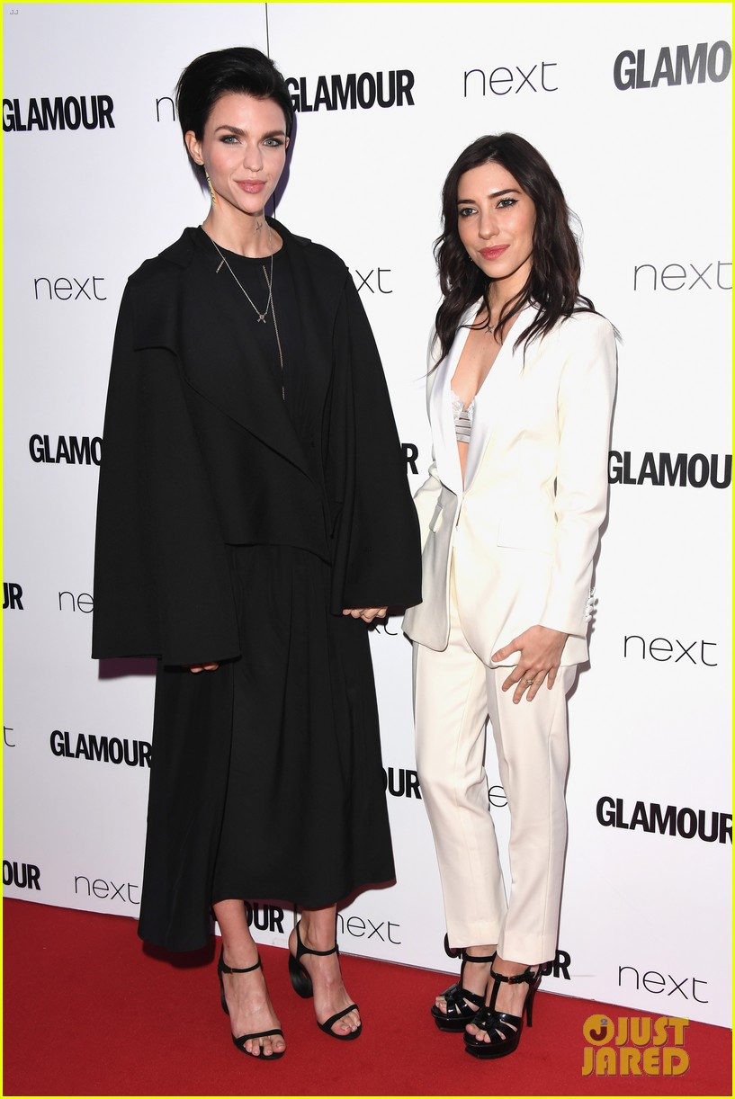 Nicole Kidman, Anna Kendrick, & Amy Poehler Are Winners at Glamour UK's ...