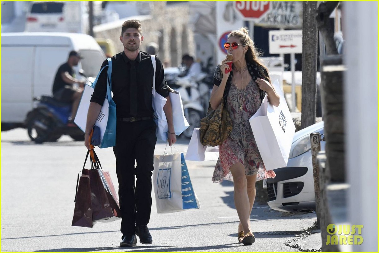 Heidi Klum Enjoys Ice Cream Cone With Vito Schnabel in Greece: Photo ...