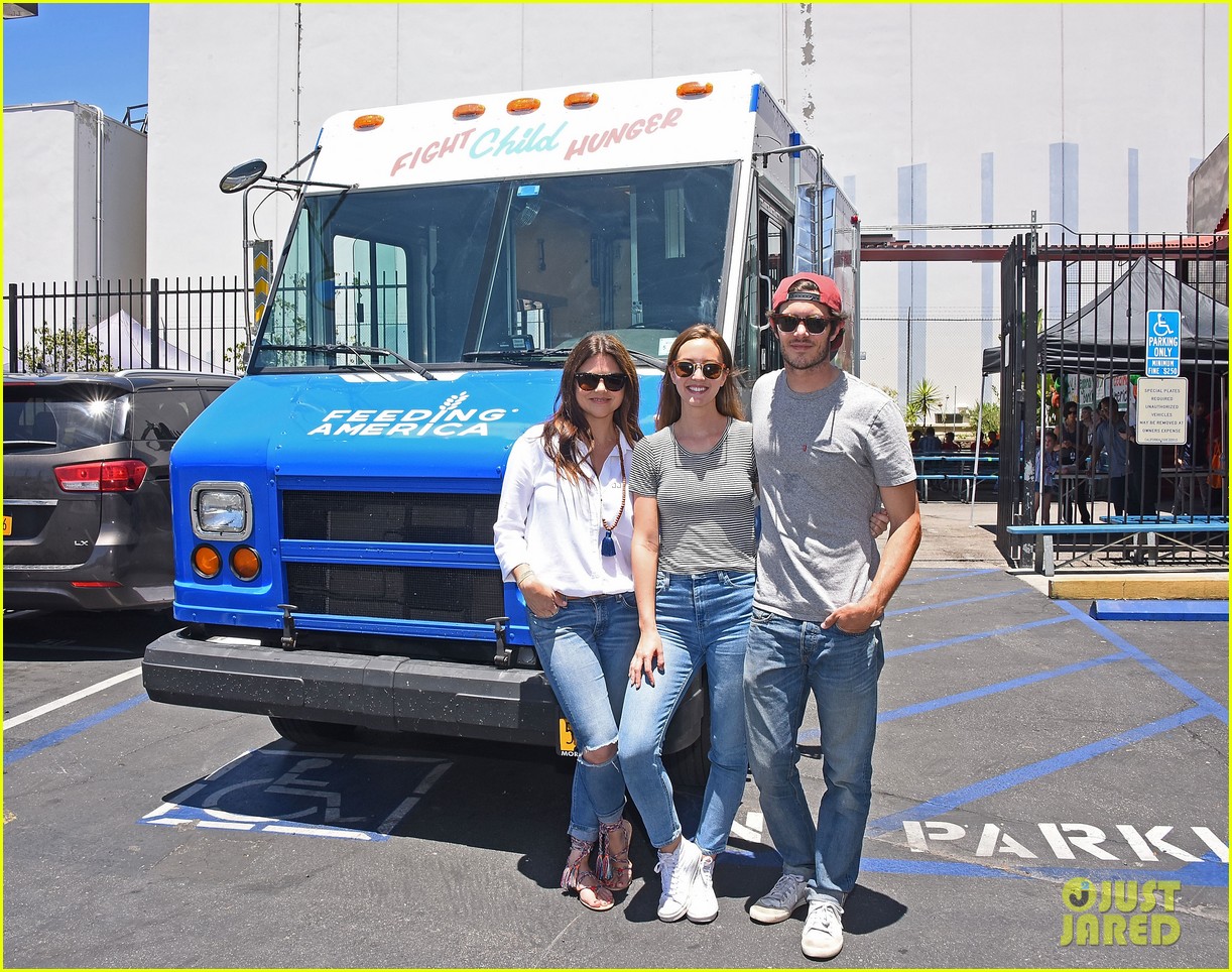 Leighton Meester 'Occasionally' Laughs About Being Married to Seth ...