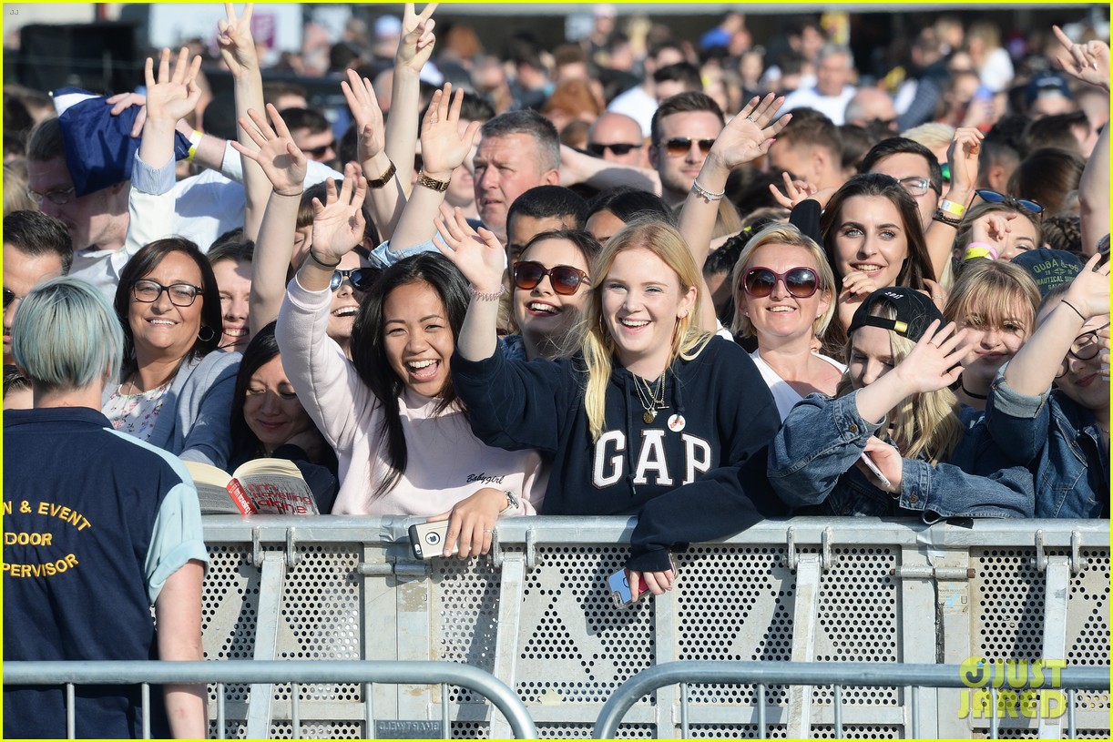 One Love Manchester Concert Draws Fans From Around the World (Photos ...