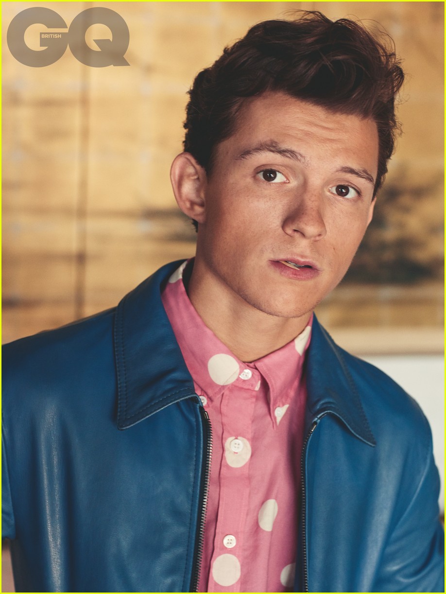 Spider-Man's Tom Holland Flaunts Ripped Abs For 'British GQ': Photo ...