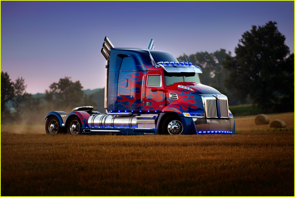 Is There a 'Transformers: The Last Knight' End Credits Scene?: Photo ...