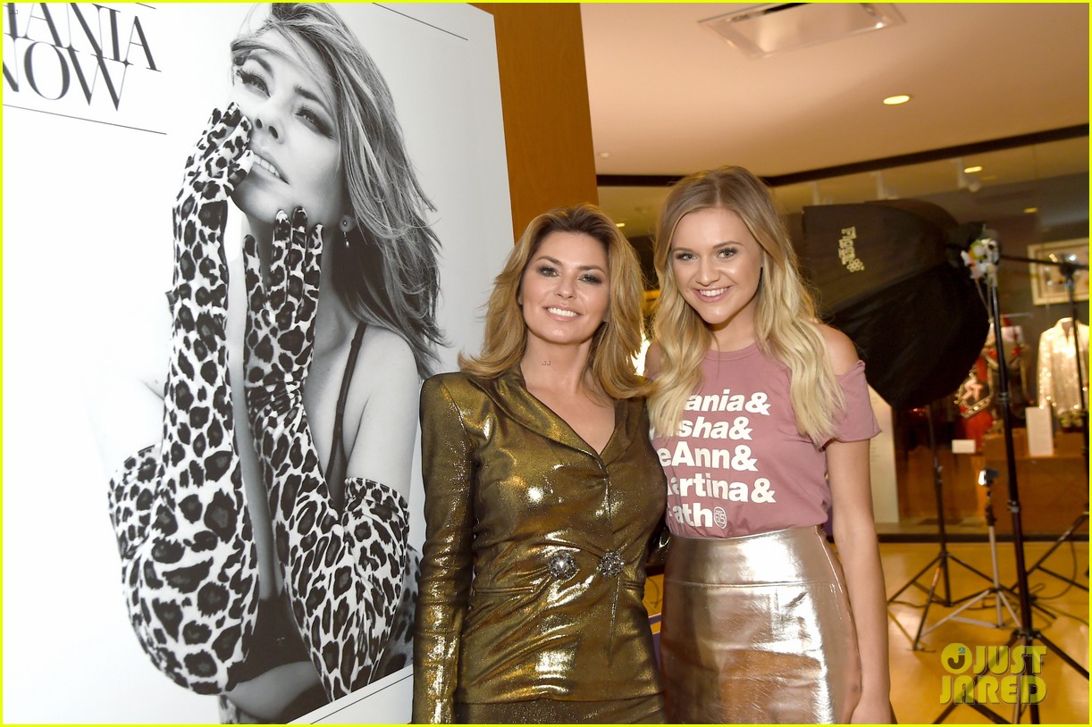 Shania Twain Celebrates Her Country Music Hall Of Fame Exhibit Opening ...