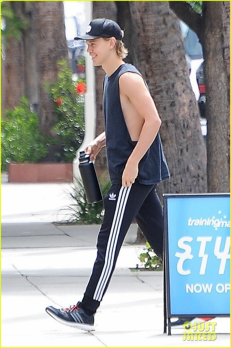 Vanessa Hudgens & Austin Butler Hit the Gym Together in LA: Photo ...