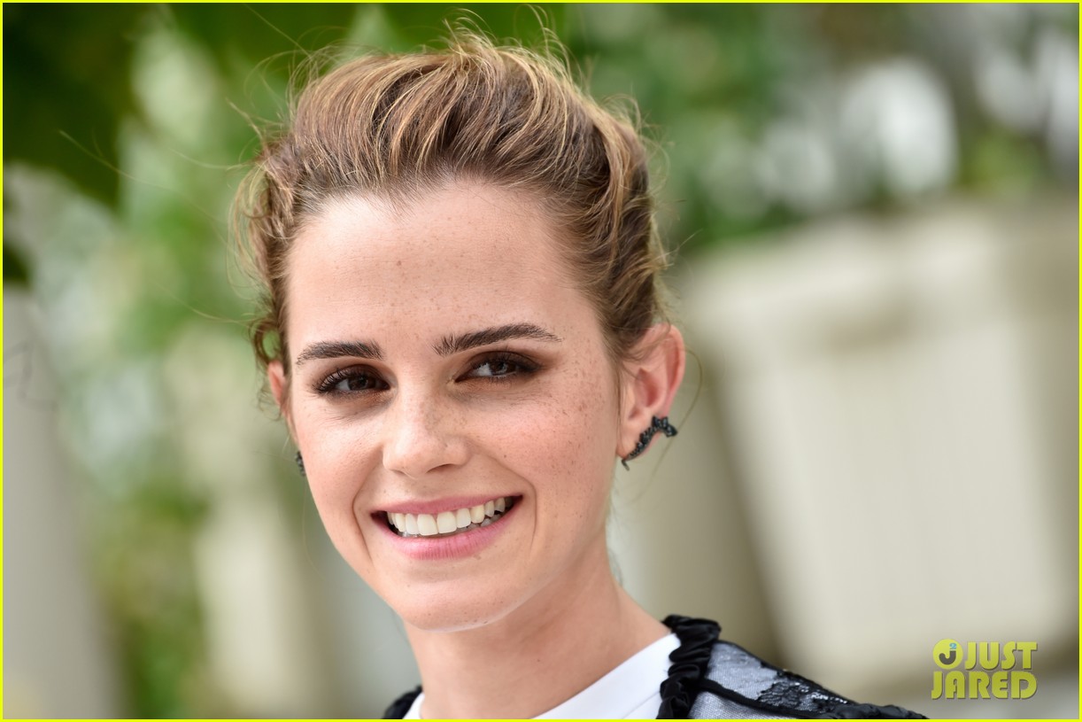 Emma Watson Looks Exquisite at 'The Circle' Paris Photo Call: Photo ...