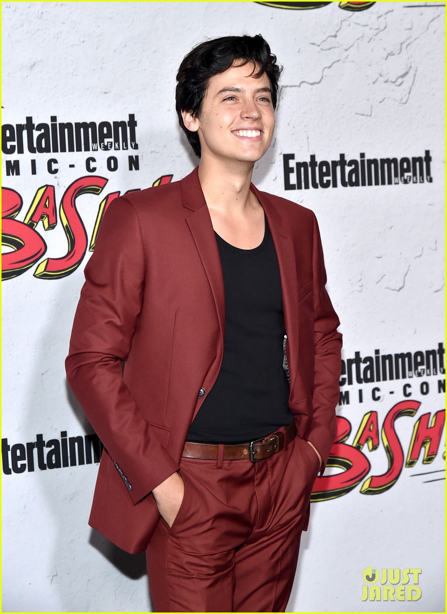 Phoebe Tonkin, KJ Apa, & CW Stars Step Out for EW's Comic-Con 2017 ...