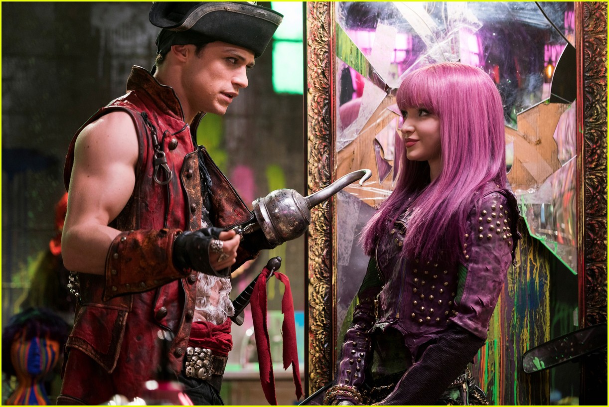 Disney's 'Descendants 2' - Full Cast & Songs List!: Photo 3931548 ...