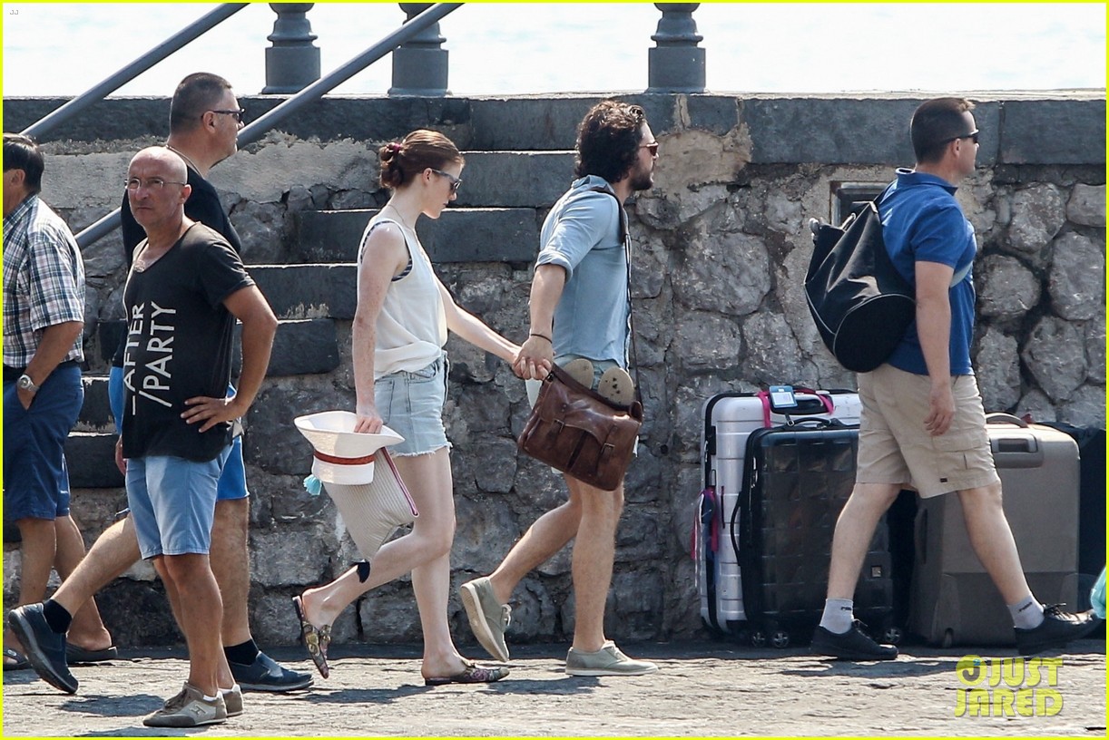 Kit Harington & Rose Leslie Arrive in Capri Hand in Hand!: Photo ...