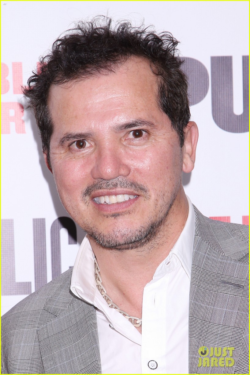 Oscar Isaac Is Starring in Public Theater's 'Hamlet' to 'Honor' His ...