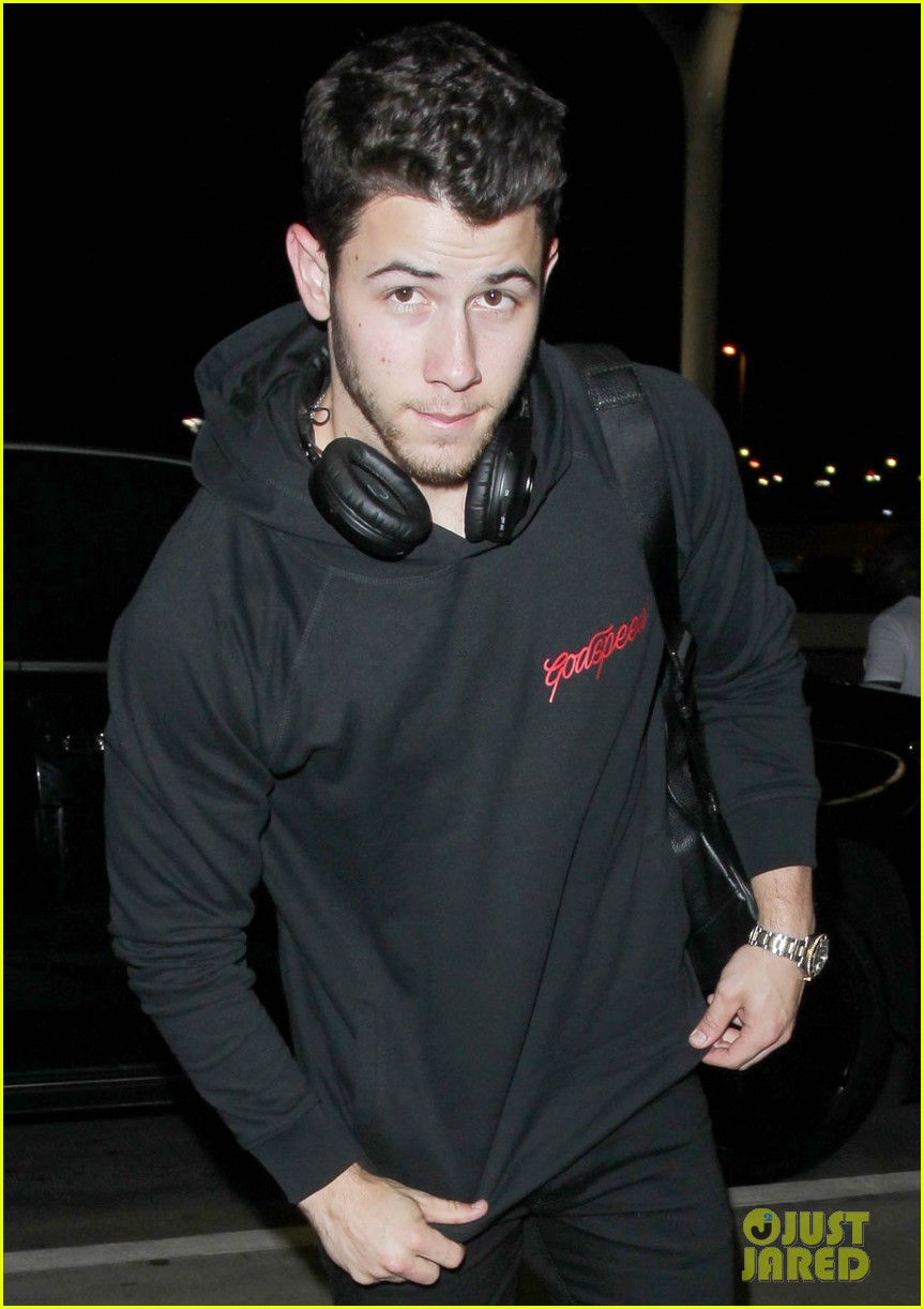 Nick Jonas Shows Off His Buff Arms in Hollywood: Photo 3934169 | Nick ...