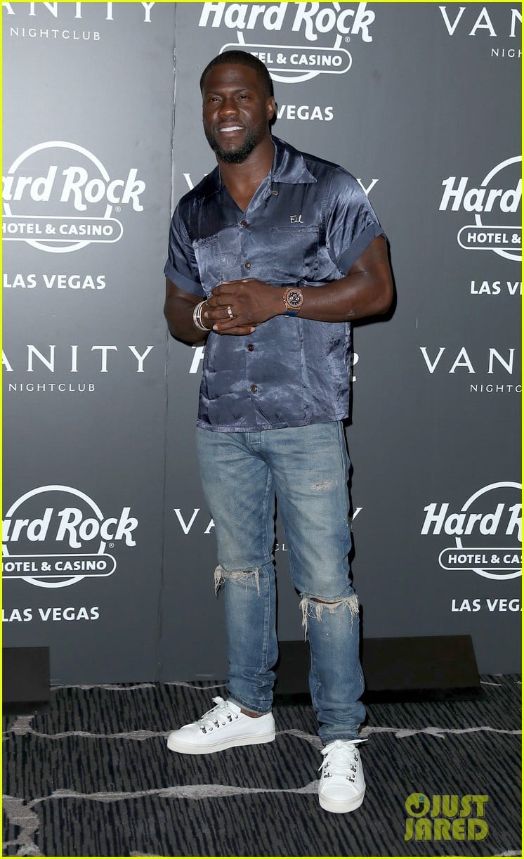 Kevin Hart Receives Mural in His Honor in Hometown of Philly: Photo ...