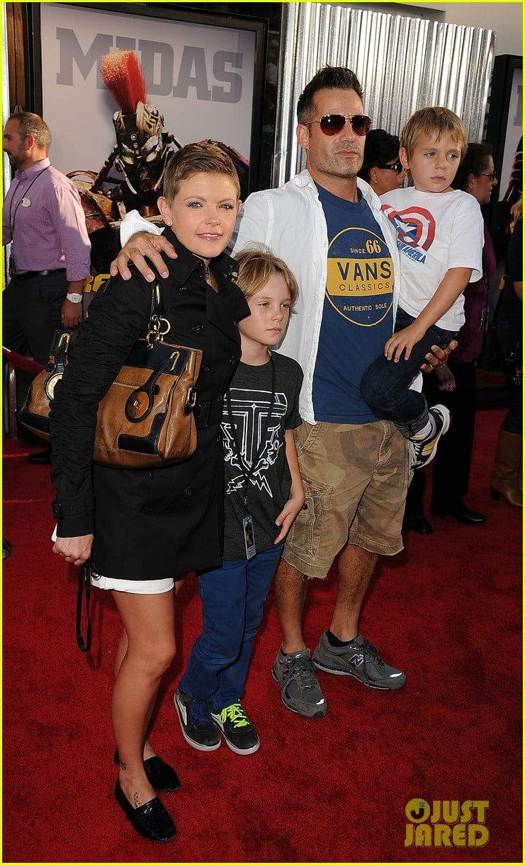 Dixie Chicks' Natalie Maines Files for Divorce from Adrian Pasdar After ...