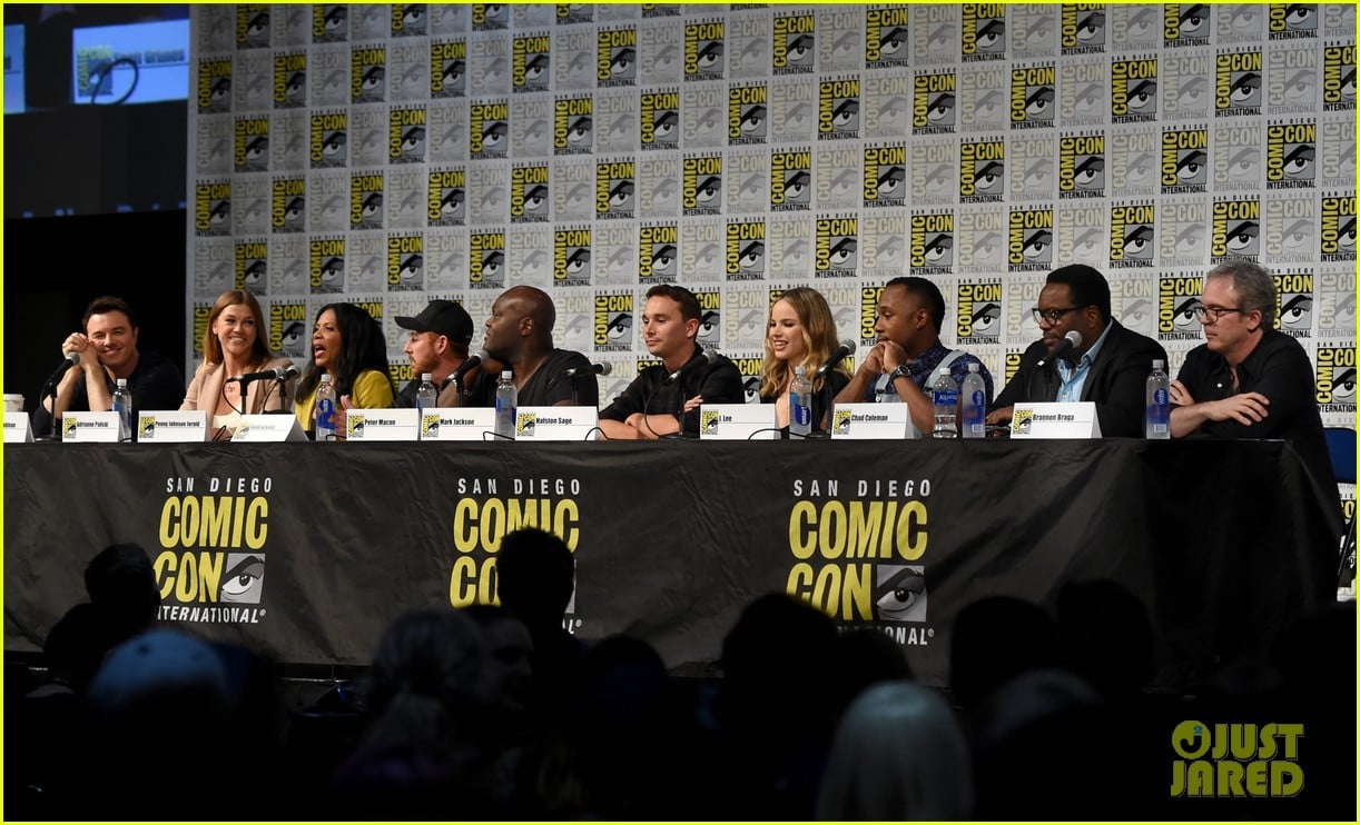 Seth MacFarlane Spoofs Star Trek in 'The Orville' - Watch the Comic-Con ...