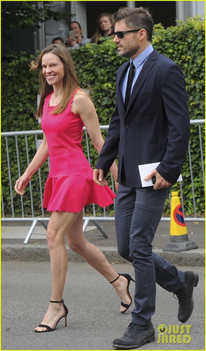 Hilary Swank's Boyfriend Philip Schneider Joins Her at Wimbledon Finals ...