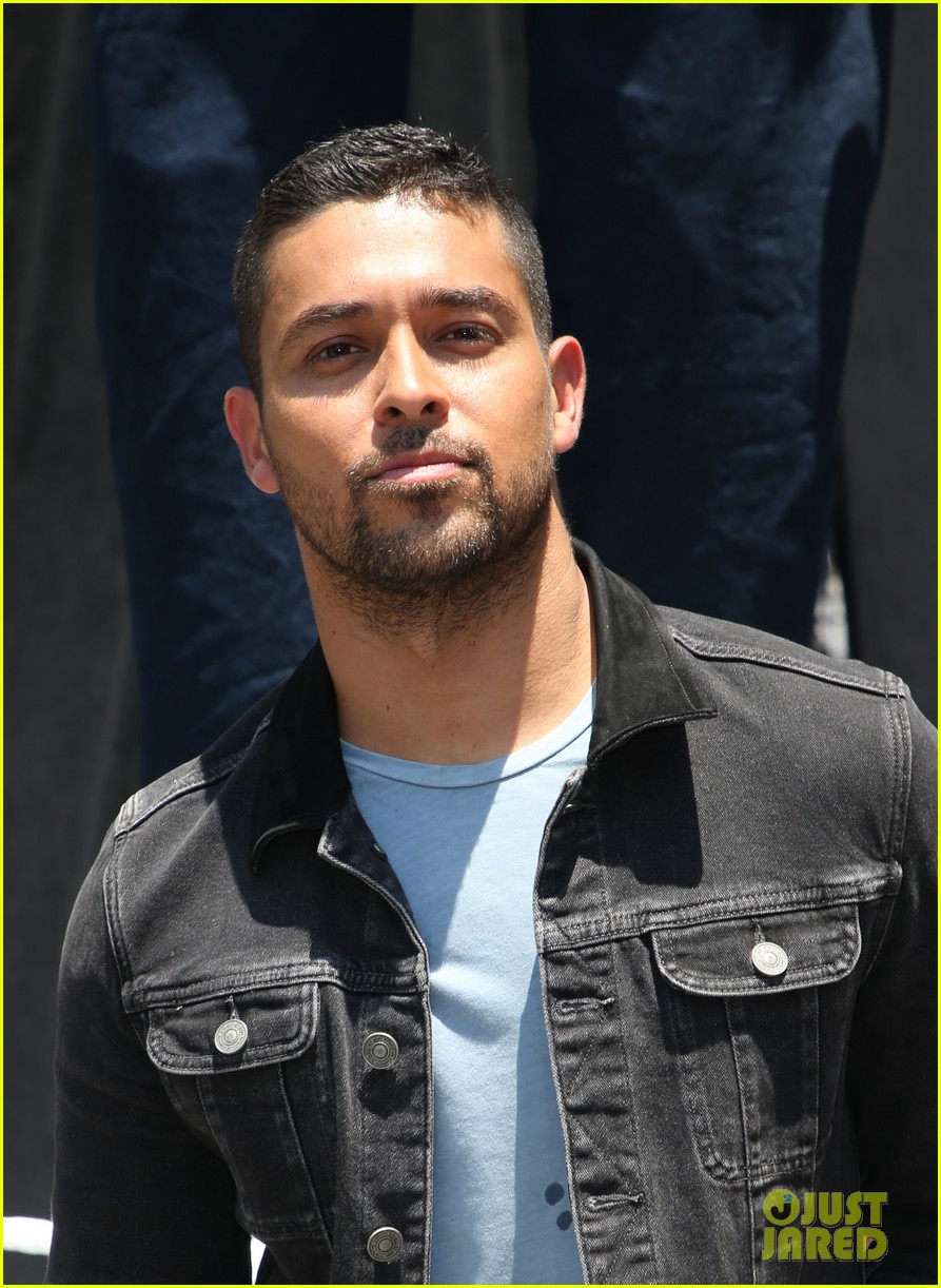 Wilmer Valderrama Poses with a 25-Foot Puppet Version of Him: Photo ...