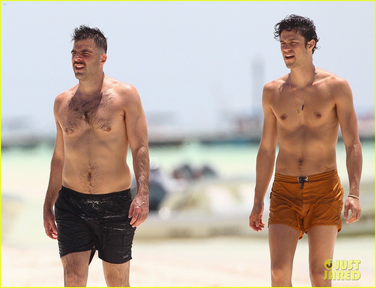 Zachary Quinto & Miles McMillan Go Shirtless During Mexican Beach Vacay ...