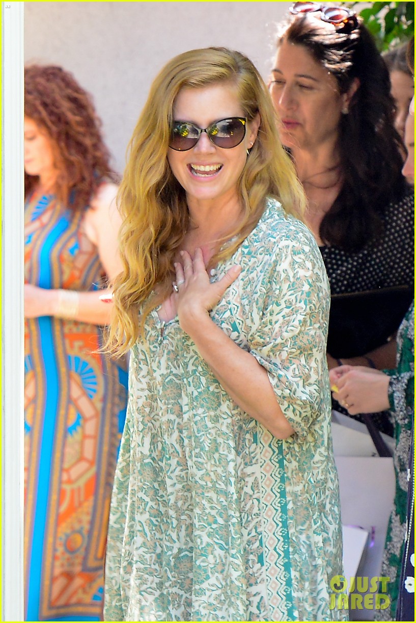 Amy Adams & Debra Messing Had a 'Wedding Date' Reunion at Jennifer ...