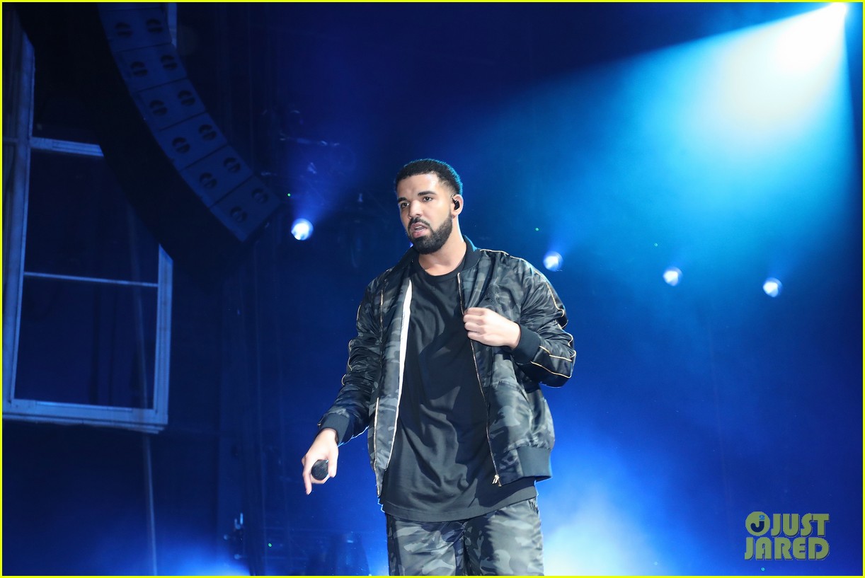 Drake Parties with The Weeknd After OVO Fest Show in Toronto: Photo ...
