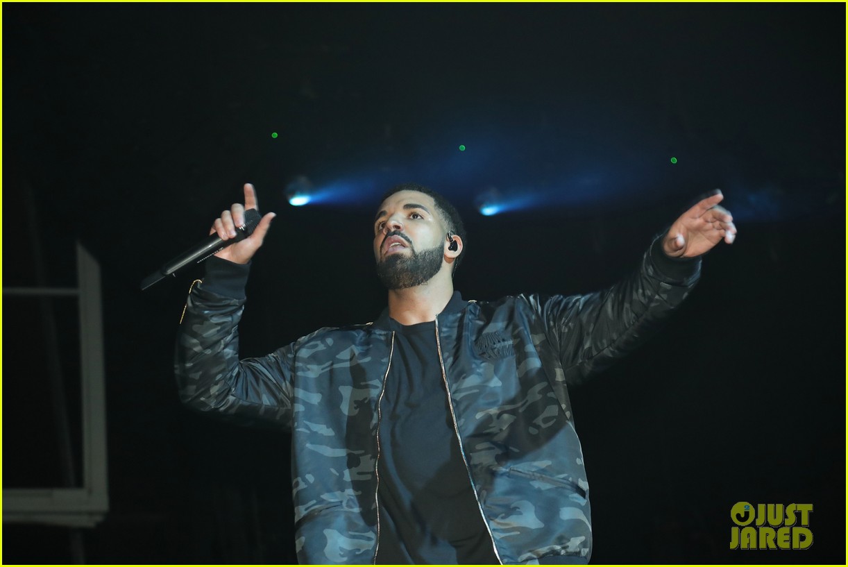 Drake Parties with The Weeknd After OVO Fest Show in Toronto: Photo ...
