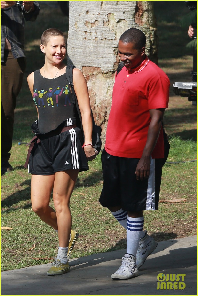 Kate Hudson Displays Shaved Head on Set, Wears Eclipse Glasses!: Photo ...