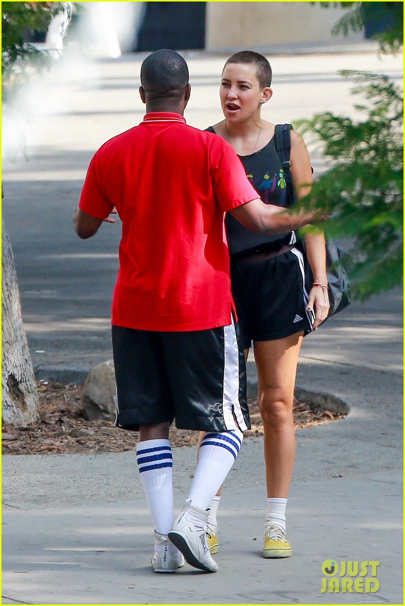 Kate Hudson Displays Shaved Head on Set, Wears Eclipse Glasses!: Photo ...