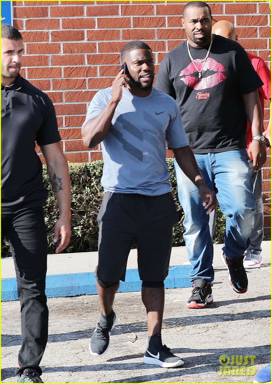 Khloe Kardashian & Kevin Hart Leave the Set of New Fitness Show: Photo ...