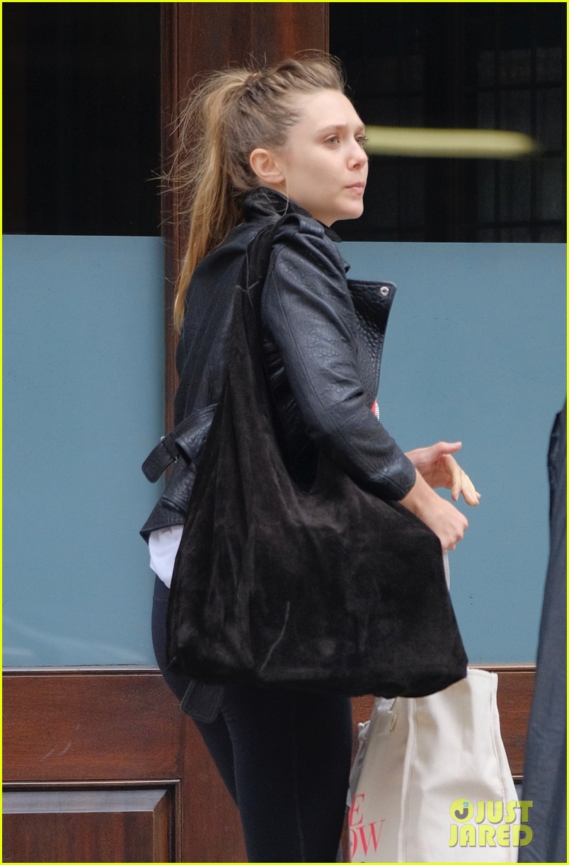 Elizabeth Olsen Shares BTS Video of 'Wind River' Training: Photo 3938484 | Elizabeth Olsen ...