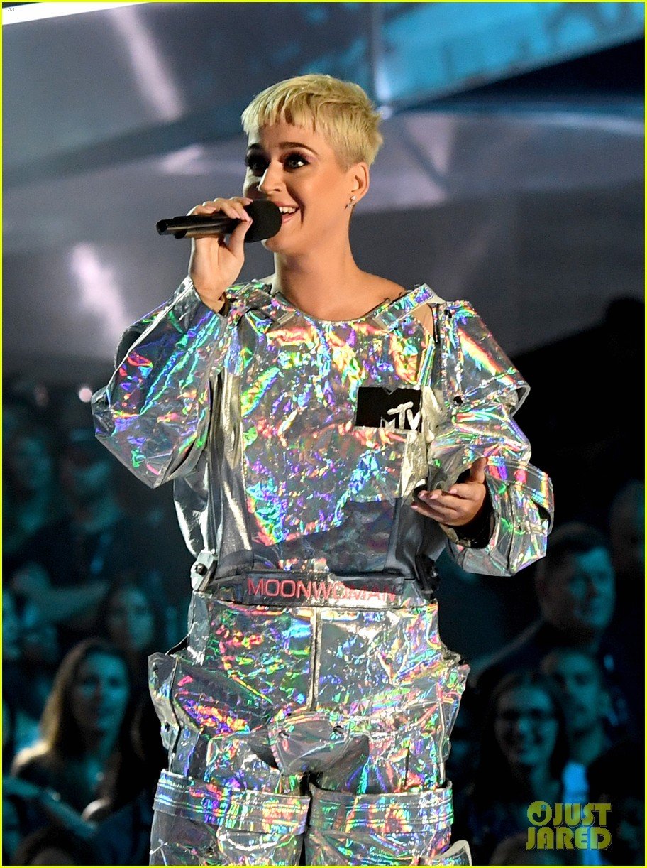 Katy Perry's MTV VMAs 2017 Opening Monologue Video - Watch Now!: Photo 3946746 | Katy Perry ...