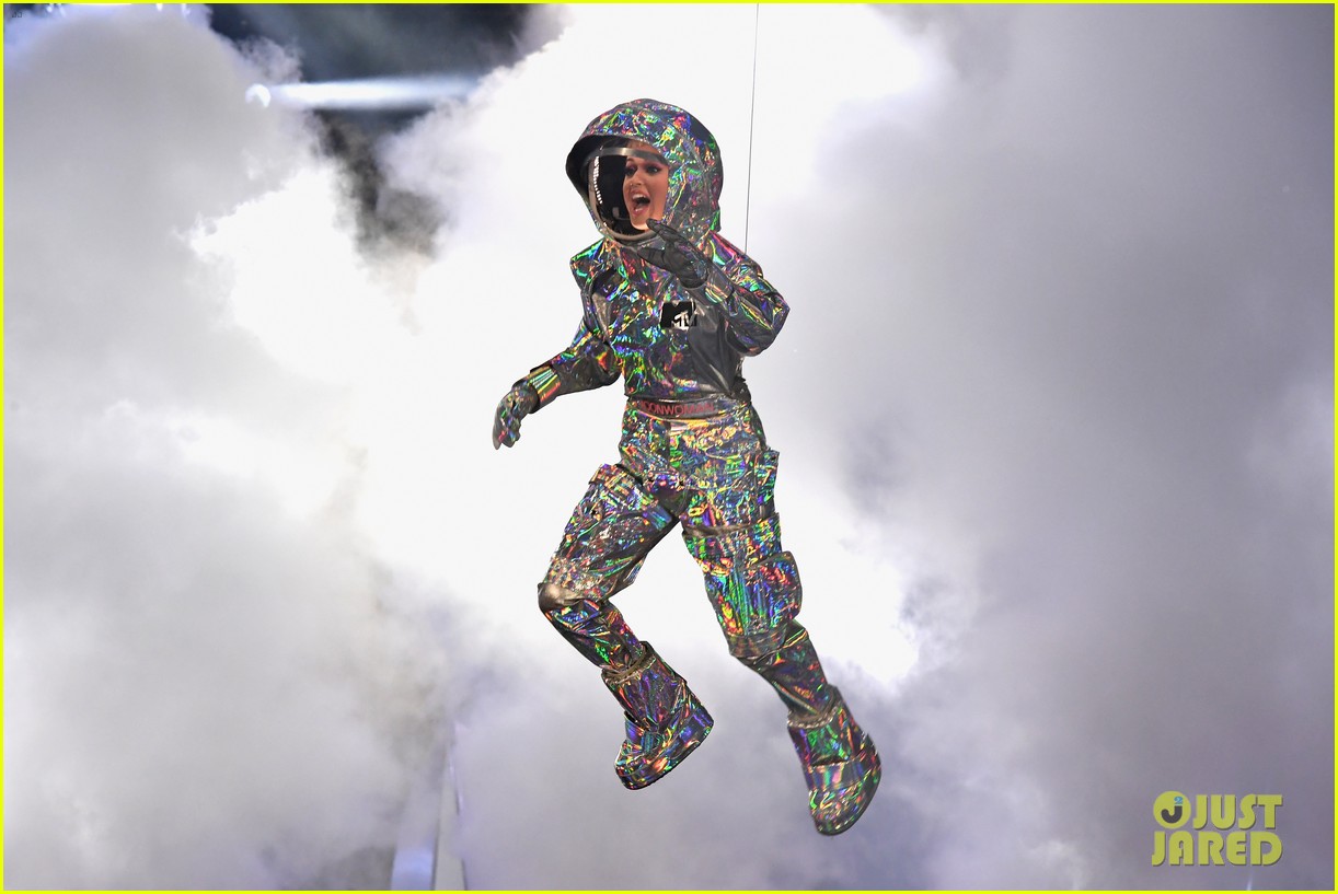 Katy Perry's MTV VMAs 2017 Opening Monologue Video - Watch Now!: Photo ...