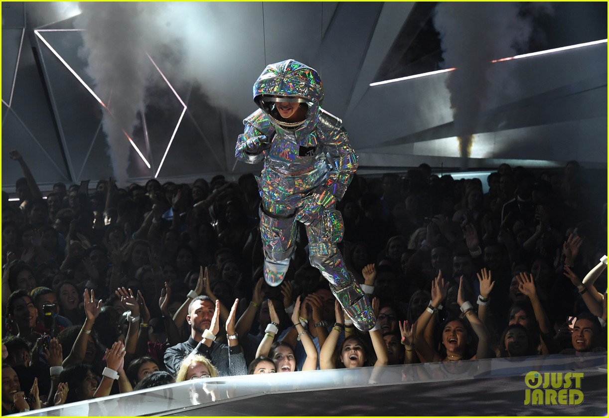 Katy Perry's MTV VMAs 2017 Opening Monologue Video - Watch Now!: Photo ...