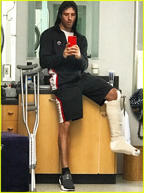 Ryan Phillippe Provides Update on His Leg Injury After Hospitalization ...