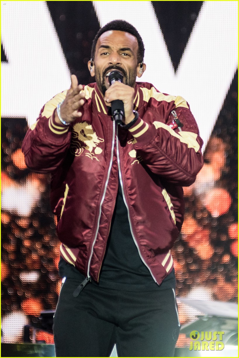 Pink, James Arthur, Ellie Goulding & More Hit The Stage at V Festival ...