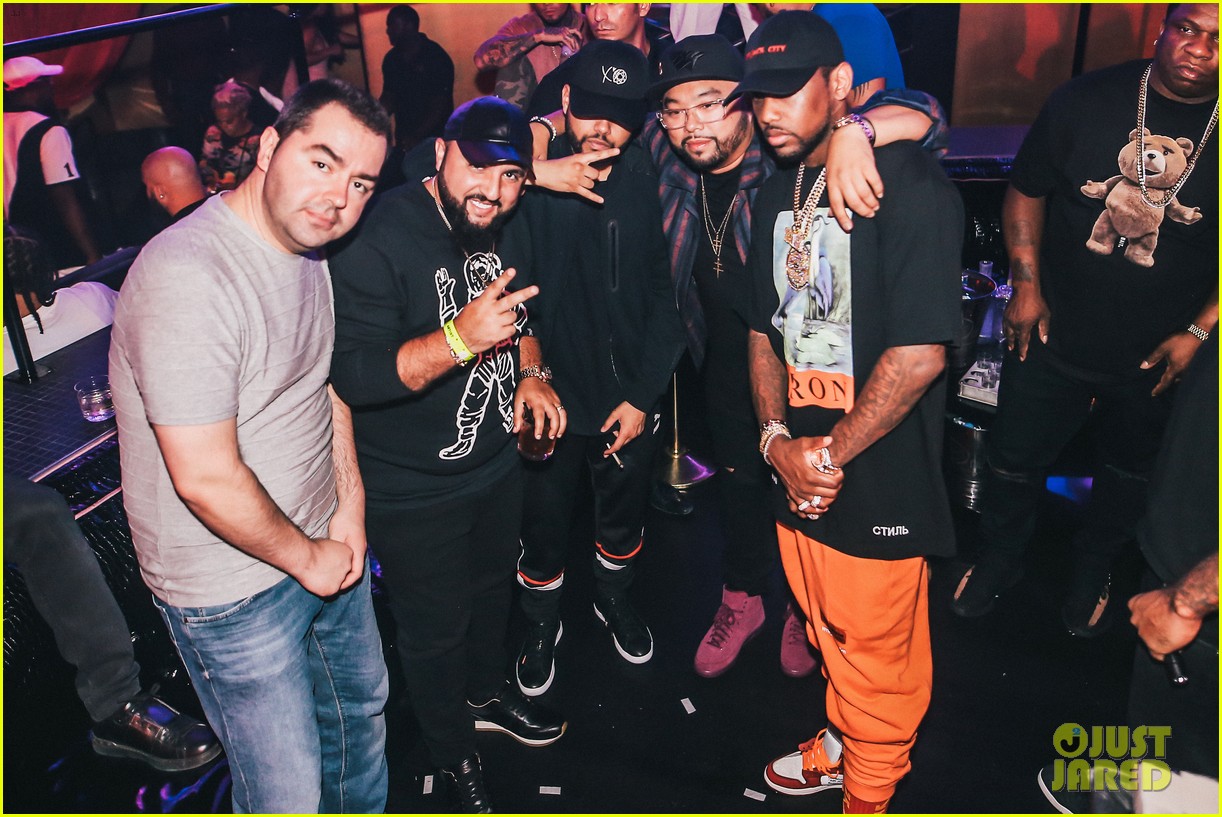 The Weeknd Checks Out a Concert With Friends in Las Vegas!: Photo ...