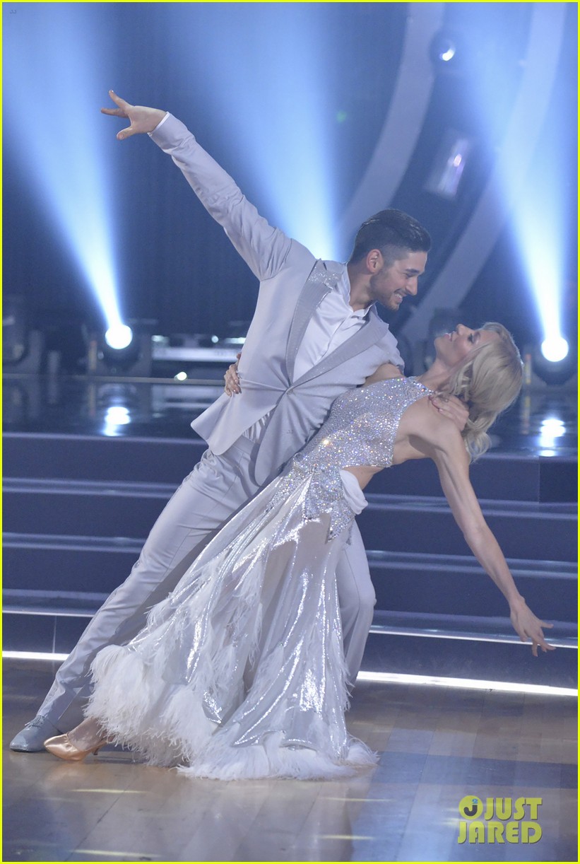 DWTS Pro Alan Bersten Dishes On His First Performance With Debbie ...