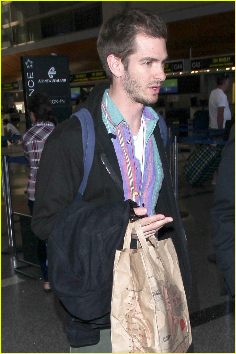 Andrew Garfield Gets Colorful While Heading Back to LA!: Photo 3960629 ...