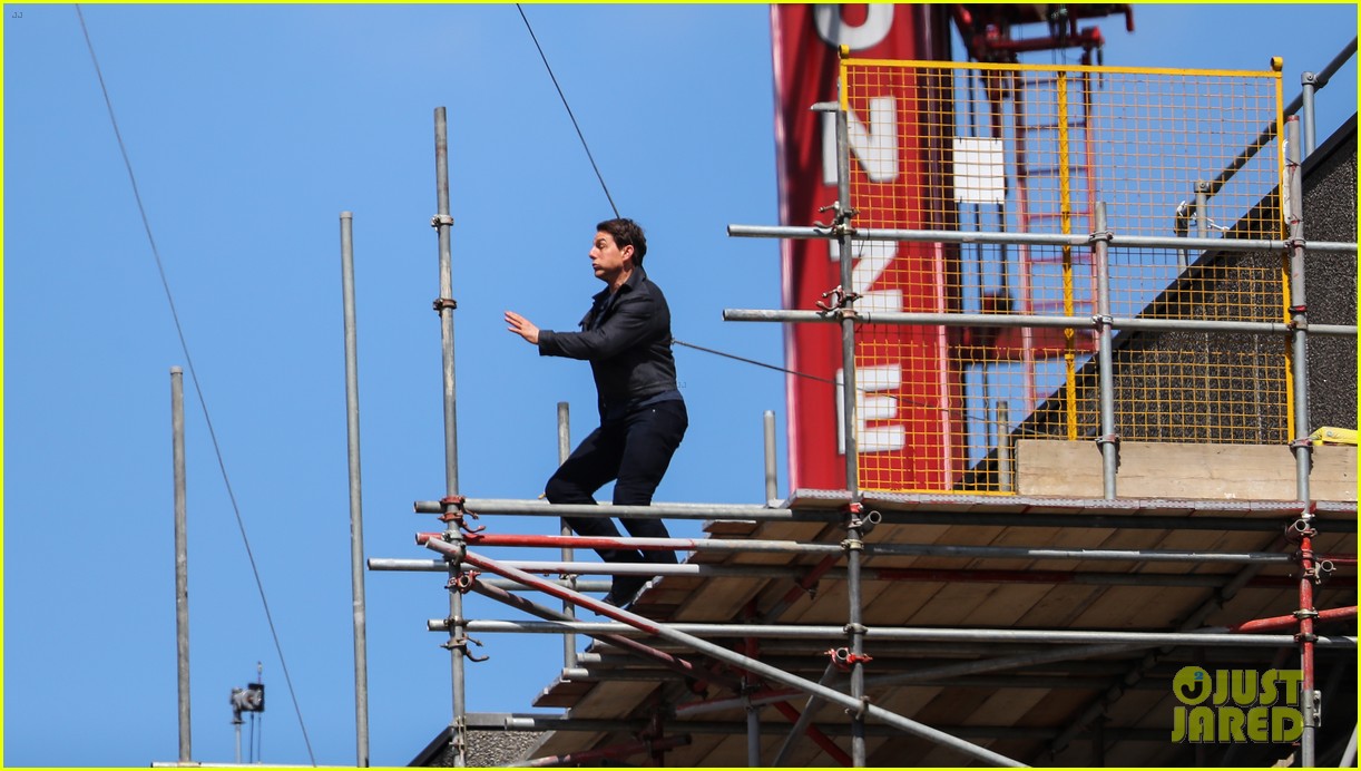 Tom Cruise Provides Update After Scary On-Set Stunt Injury: Photo ...