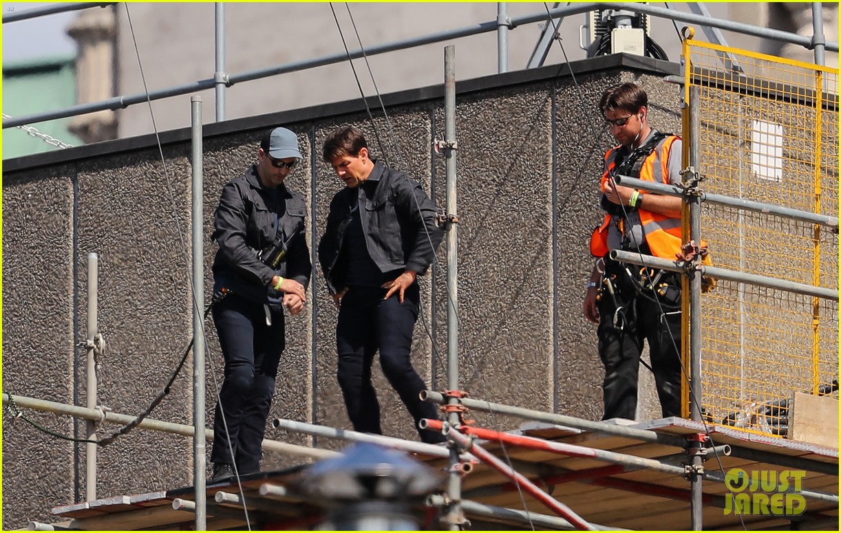 Tom Cruise Provides Update After Scary On-Set Stunt Injury: Photo ...
