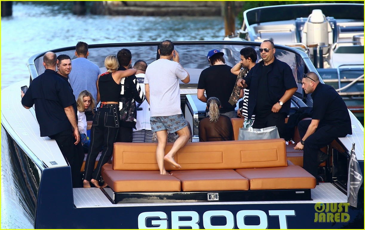 Scott Disick & Sofia Richie Flaunt Major PDA During Boat Ride: Photo ...