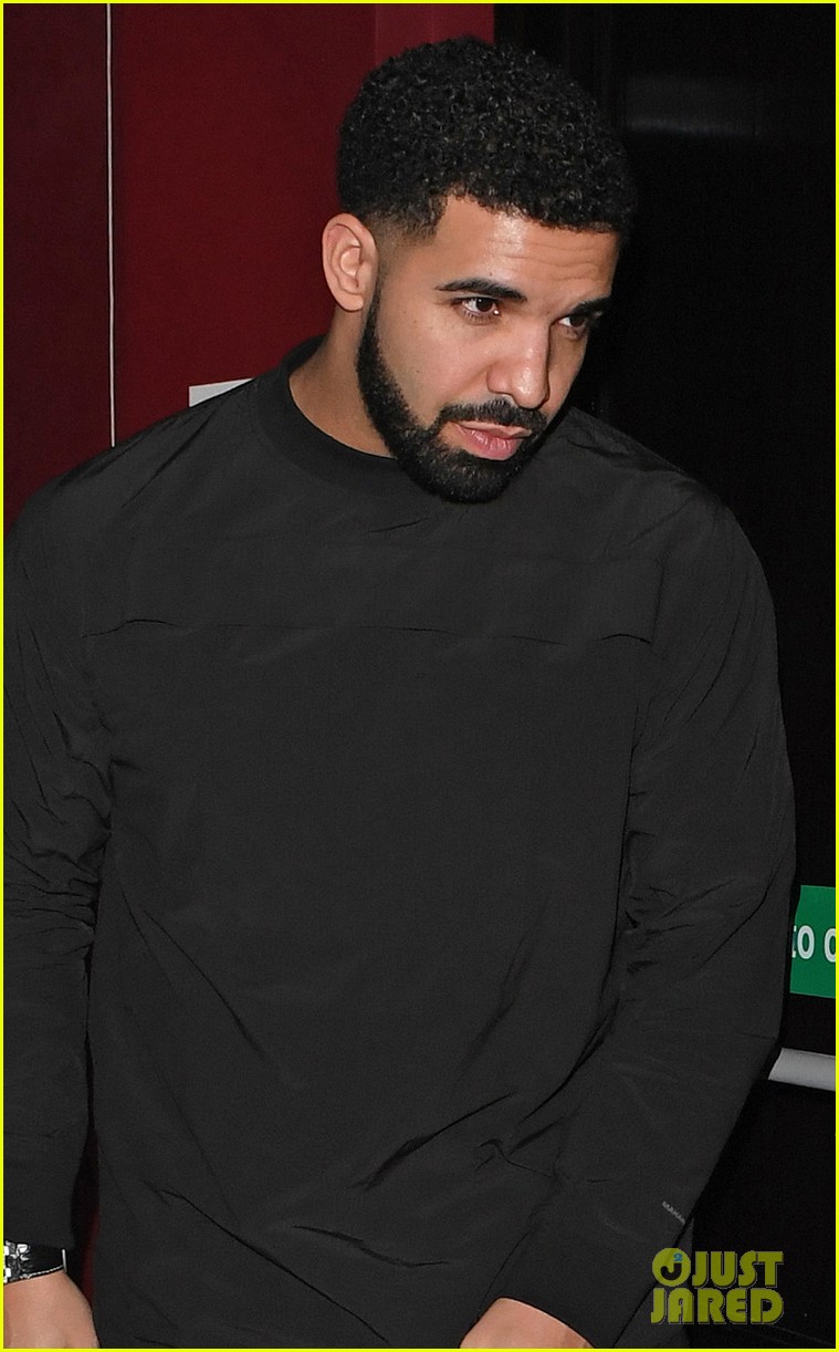 Drake Enjoys a Night Out with Friends in London: Photo 3948946 | Drake ...