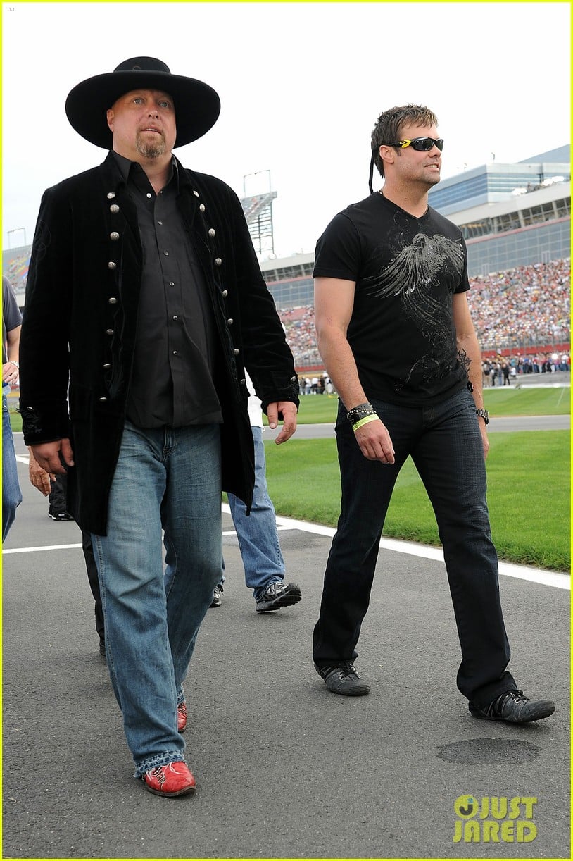 Troy Gentry Dead - Montgomery Gentry Singer Dies in Helicopter Crash at ...