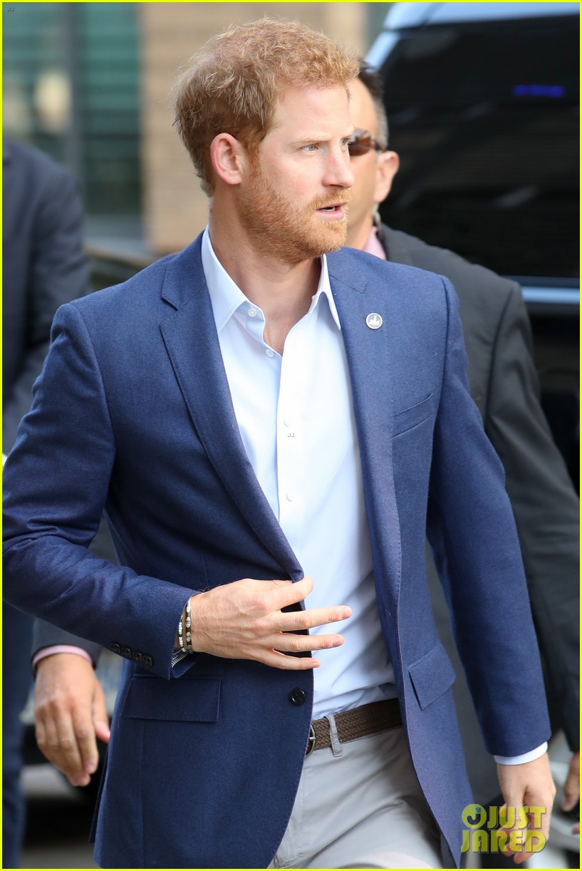 Prince Harry Meets First Lady Melania Trump for the First Time: Photo ...