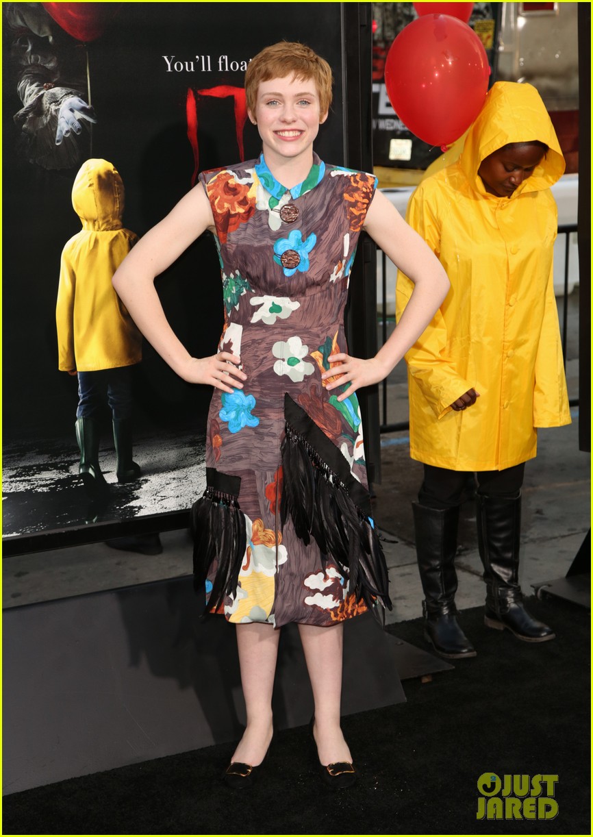 The 'It' Kids Walk Red Carpet Together at Hollywood Premiere!: Photo ...