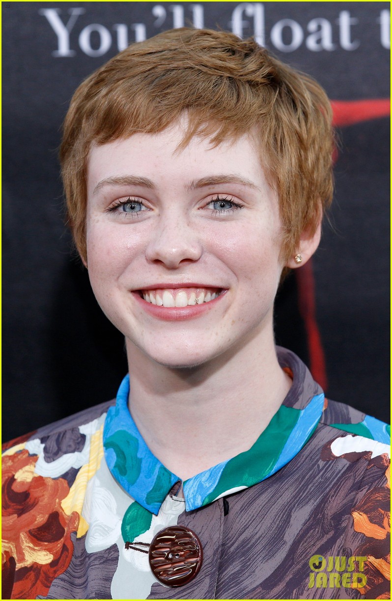 The 'It' Kids Walk Red Carpet Together at Hollywood Premiere!: Photo ...