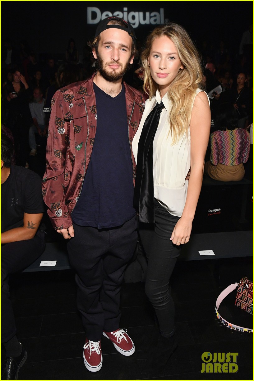 Dylan Penn Loved Desigual's Dancing Runway Models at NYFW! : Photo ...