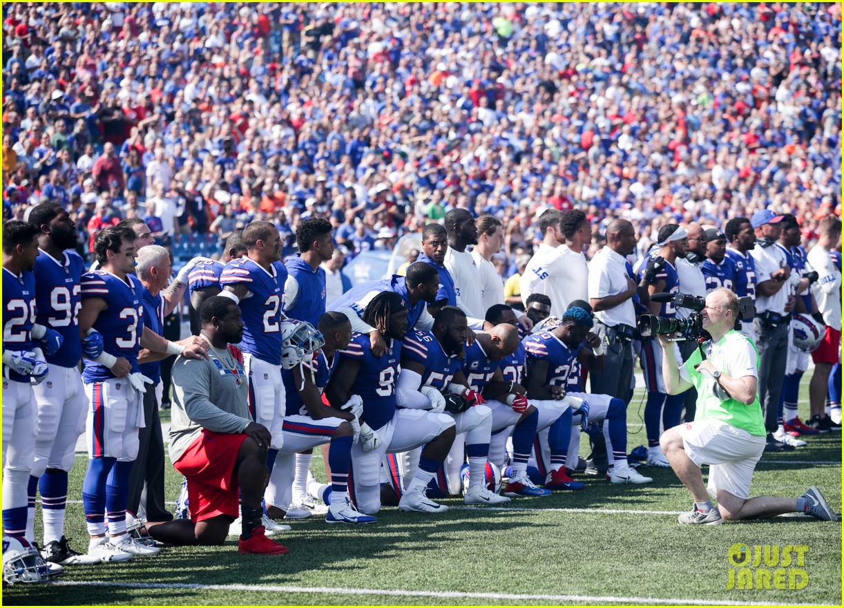 Celebrities React to NFL National Anthem Kneeling Protests - Read the ...
