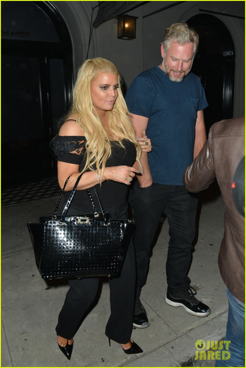 Jessica Simpson Helps Hubby Eric Johnson Celebrate Birthday Photo