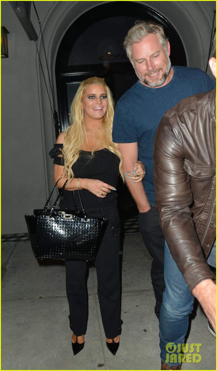 Jessica Simpson Helps Hubby Eric Johnson Celebrate Birthday Photo